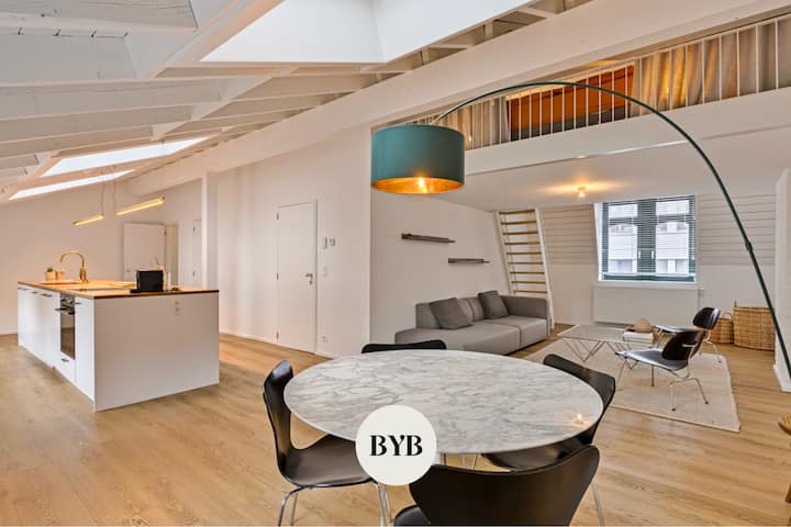 Apt. 3 Chambres + Parking, Centre Historique Liege - Herstal