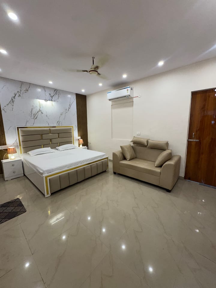 Jj Resiidency | Cozy Rooms| Perfect Getaway" - 諾伊達