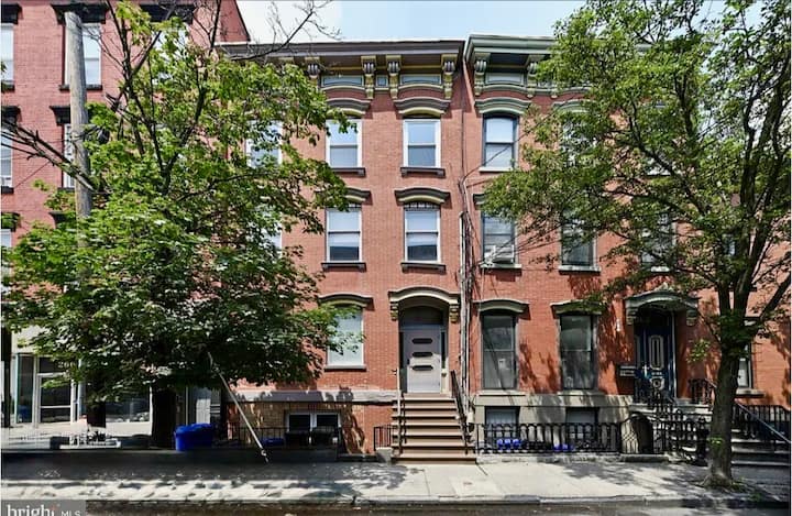 Midtown Style With Private Roof Deck - Hoboken, NJ