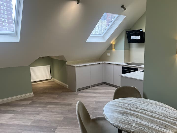 High Spec Interior Designed 1 Bed Flat - Fulham