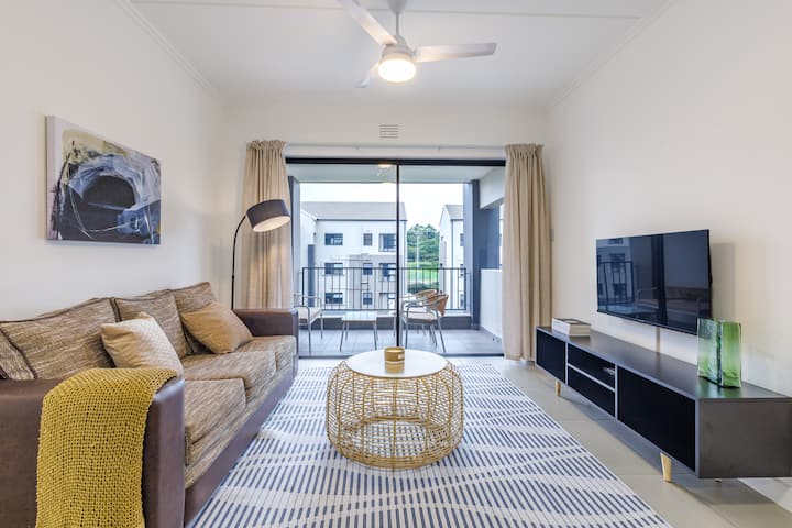 Gorgeous 2 Bedroom In Ballito Village 406 - Dolphin Coast