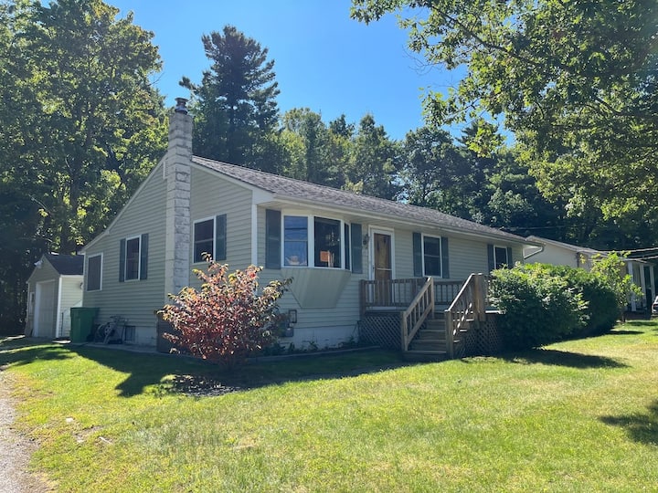 Hot Tub Retreat Near Lake Champlain & Burlington - Burlington, VT