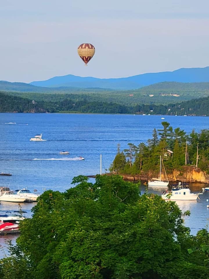 Hot Tub Retreat Near Lake Champlain & Burlington - Colchester, VT