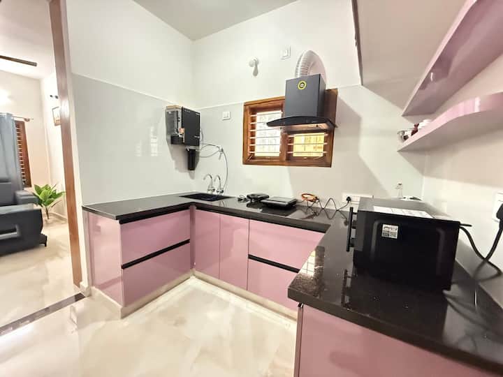Hill View Comforts- A Luxury Service Apartment - Mysuru