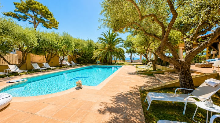 Nouveau à La Location Villa Rare Pieds Dans L'eau - Fréjus