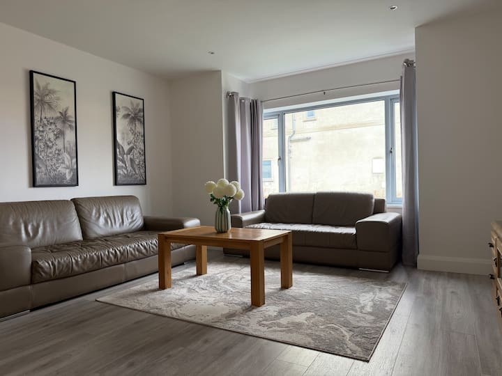 Large, Modern, Bright Home, Killarney - Killarney