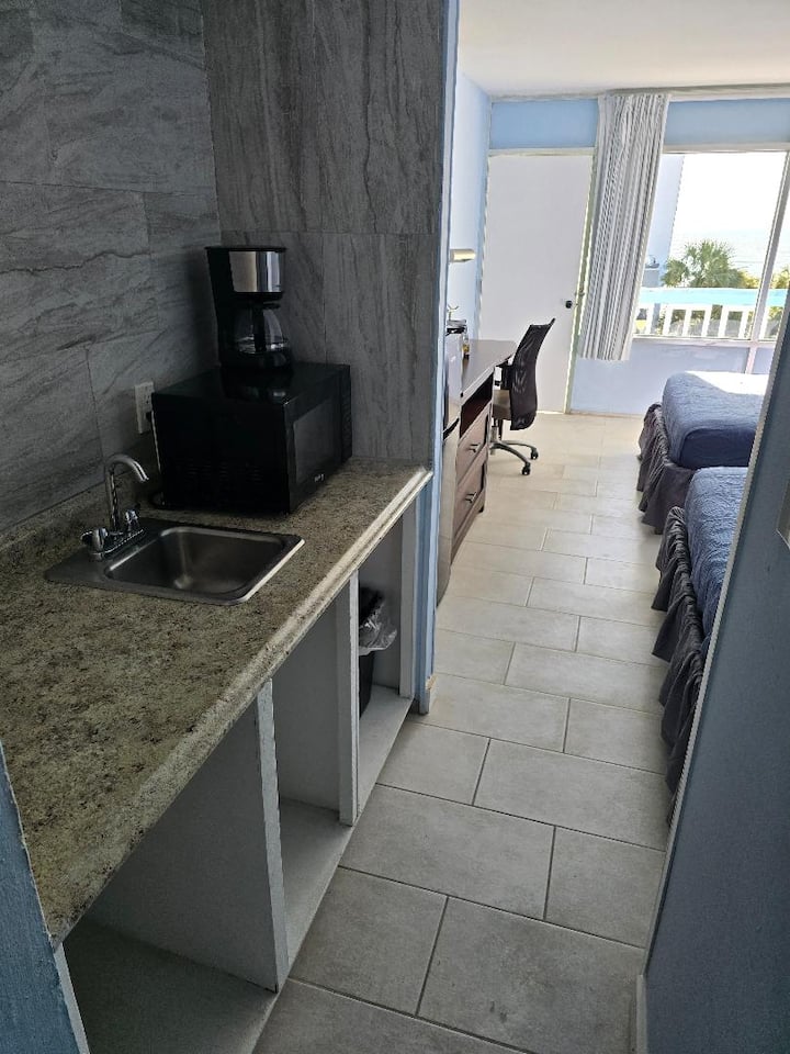 Beach Side Hotel - Myrtle Beach, SC