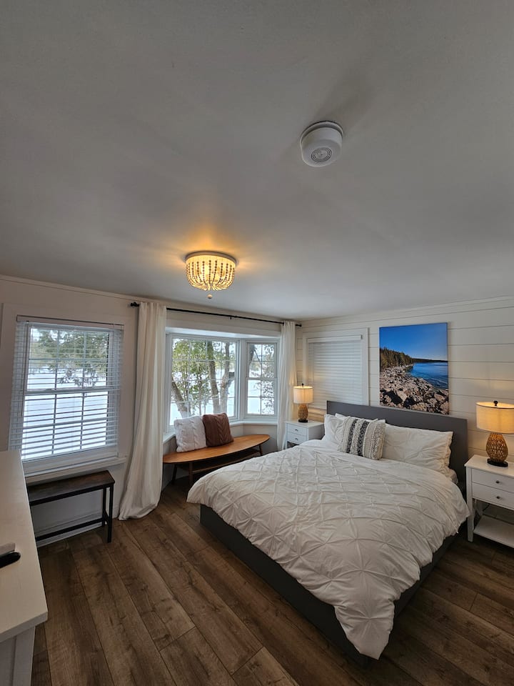 Sunlit Haven - Tobermory