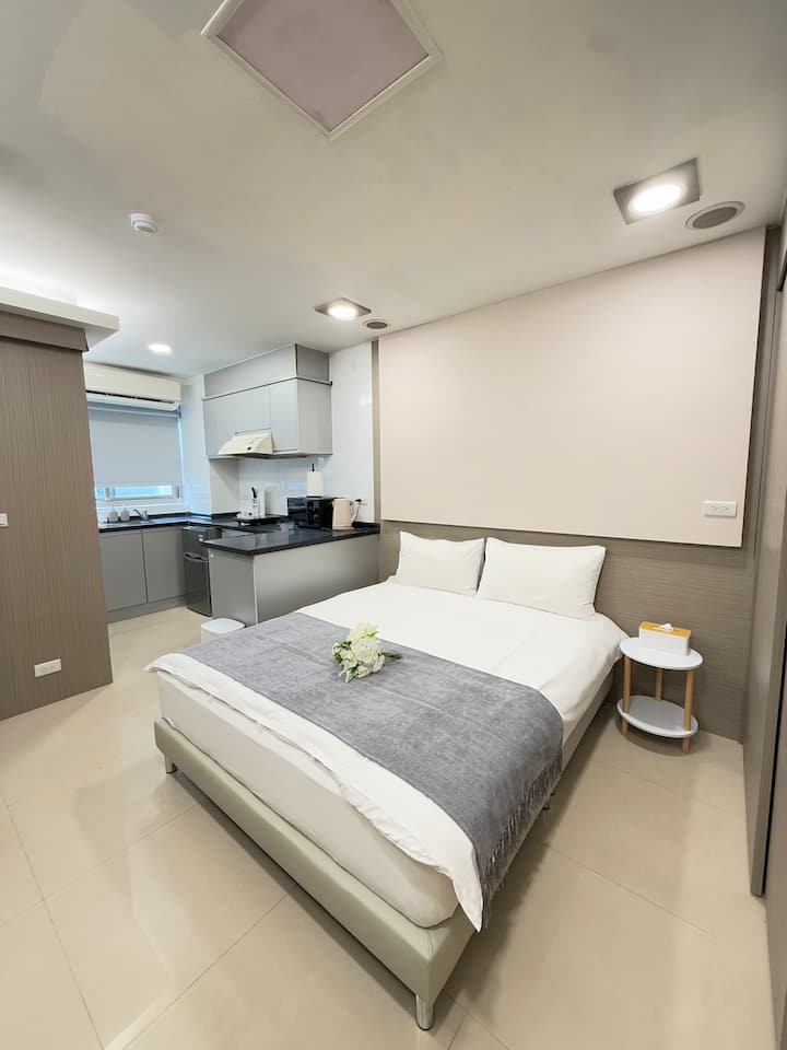 全新裝潢！B32 [電梯大樓 24小時管理1-2ppl]  適商務出差 鄰近西門Mrt 5-8分 - Taipei