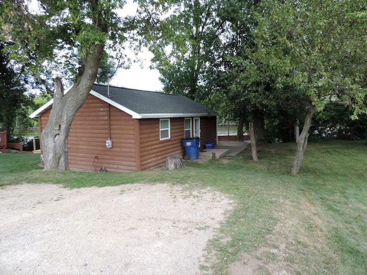 Cabin On Wolf River, Fremont Wi - Fremont, WI