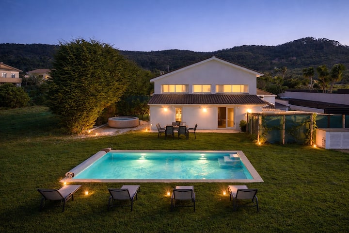 Perfect Villa With Pool And Garden In Nazaré - São Martinho do Porto