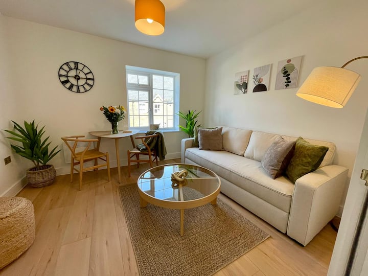 Canterbury Stay | Modern Duplex | 2 Min To Station - Canterbury