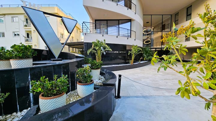 2 Bedroom Central Apartment With Pool, Spa And Gym - Girne