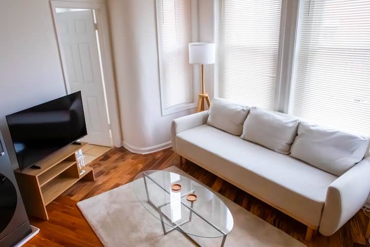 Bright 2br Near U Street | Walk To Metro - Washington, D.C., DC