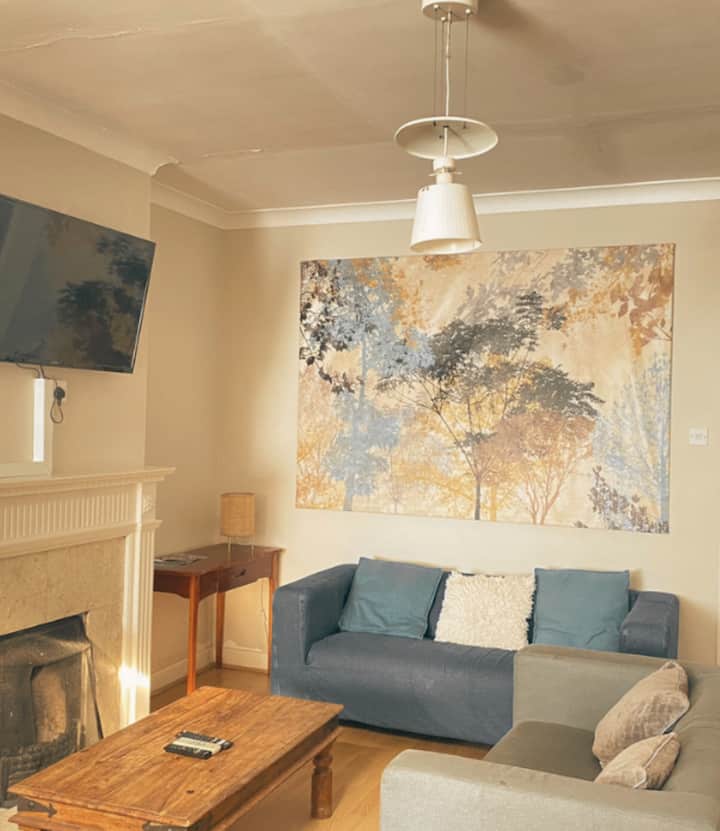 Market Square: 2-night Holiday Special - Carlingford