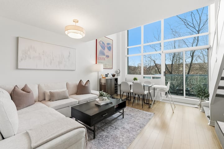 Modern Loft Near Mimico Go | 15 Min To Downtown - Toronto, ON