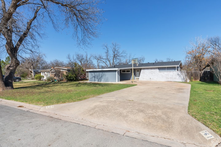 Redwood Retreat - Abilene, TX