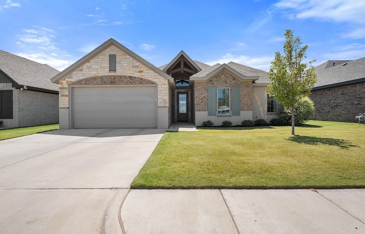 Designer Home + Prime Location - Lubbock, TX