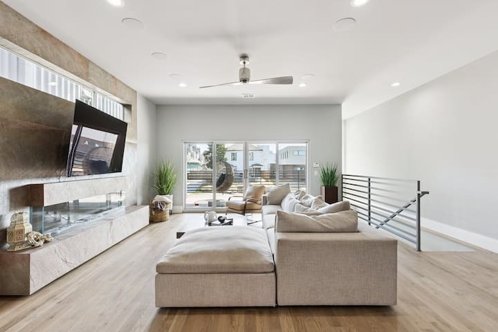 Oasis In The City, Luxury Poolside Downtown Living - Bricktown - Oklahoma City