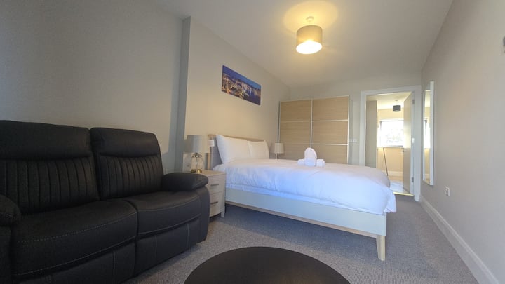 Amazing And Confortable Studio: 1 Bed/bath - Galway