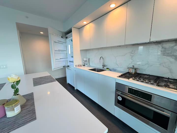 6399-cozy Apartment Near Skytrain. - Burnaby