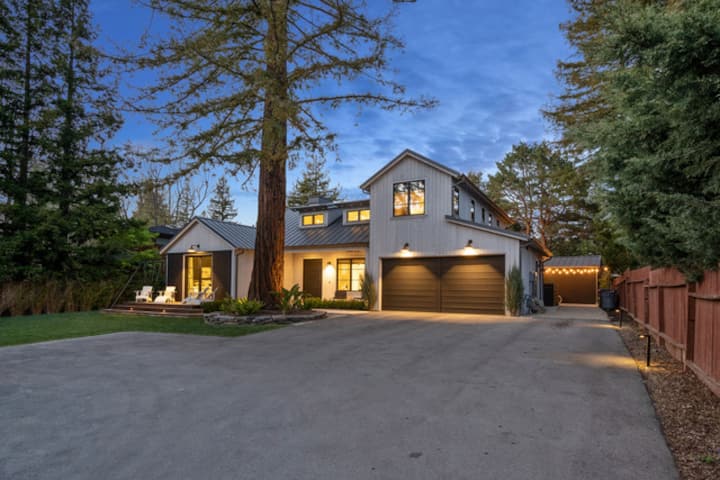 The Ultimate World Cup Hq In Woodside! - Woodside, CA