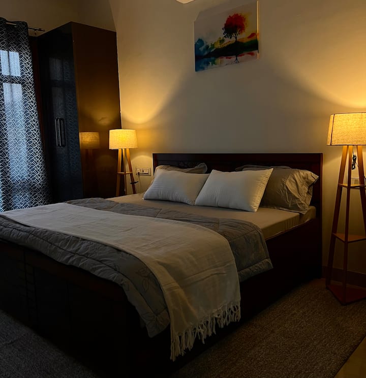 The Airstays 2 | Chd Airport | It City | Amity - Sahibzada Ajit Singh Nagar