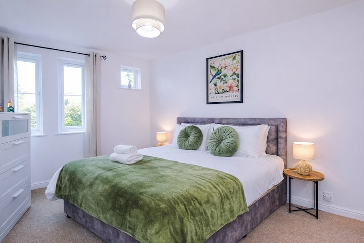 Central Nr Hospital And Football Ground Parking - Wrexham