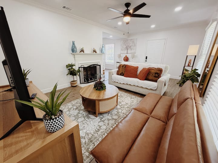 Newly Remodeled 2br 2ba• 8 Beds • Spacious Stay - Valdosta, GA