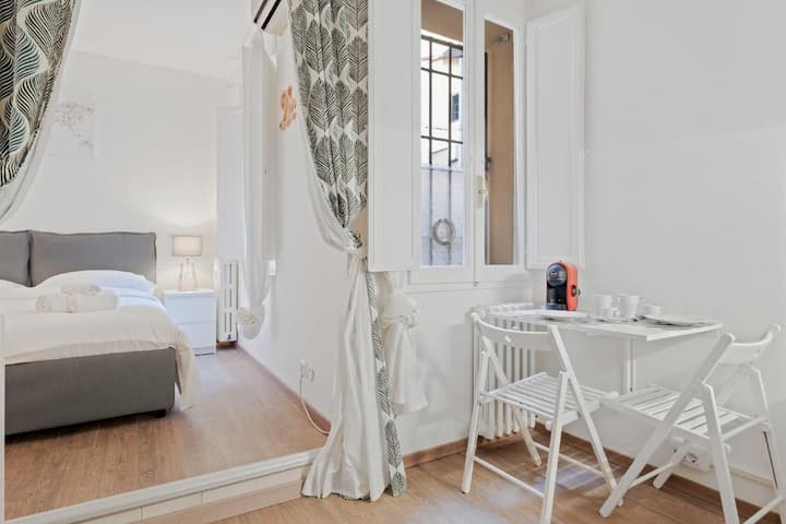 Guesthost - Dreaming Bologna Apartment - Aéroport de Bologne (BGA)