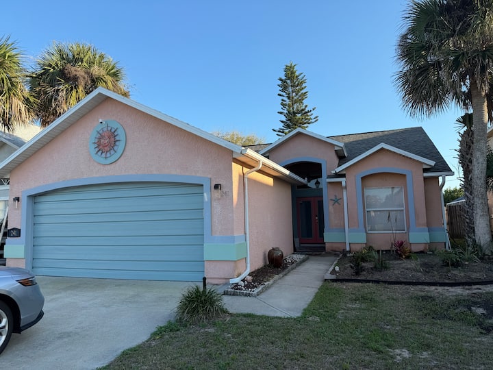 Home Away From Home At Hotel Prices. - Melbourne Beach, FL