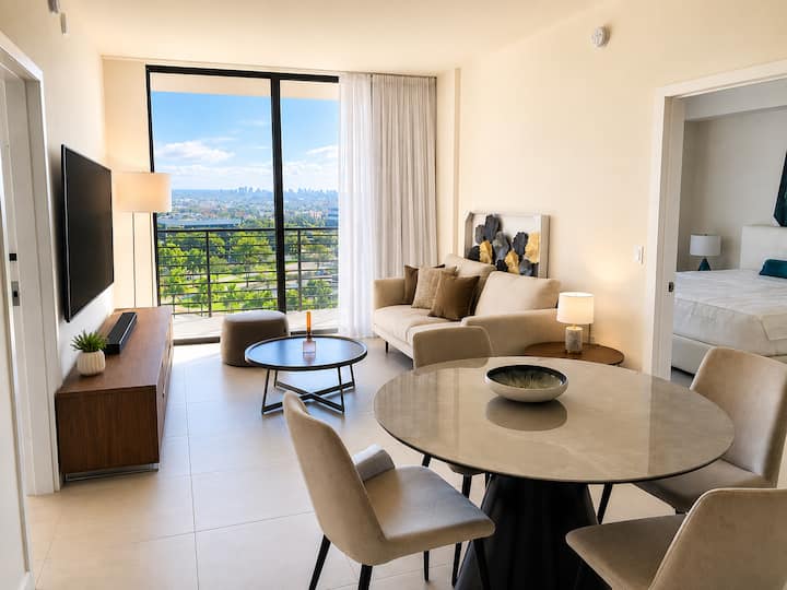 Stunning 2br Downtown Doral| Resort Amenities - Hialeah