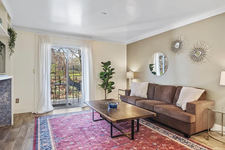 European Style In Convenient Location - Sandy Springs, GA