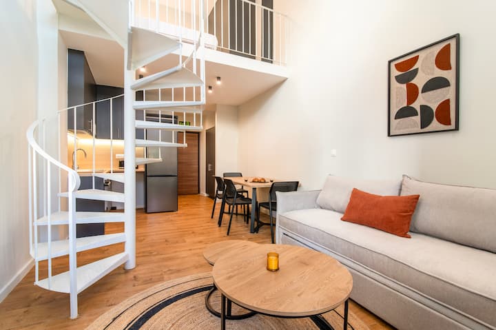 Peoniou53 - One Bdr Maisonette Next To Metro - Athens