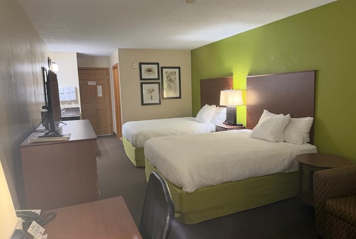 Coratel Black Riverfalls-2 Queen Studio Pullout Ns - Black River State Forest, Black River Falls