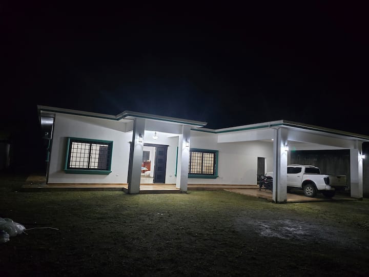 Casa Grande Y Amplia - Sabá