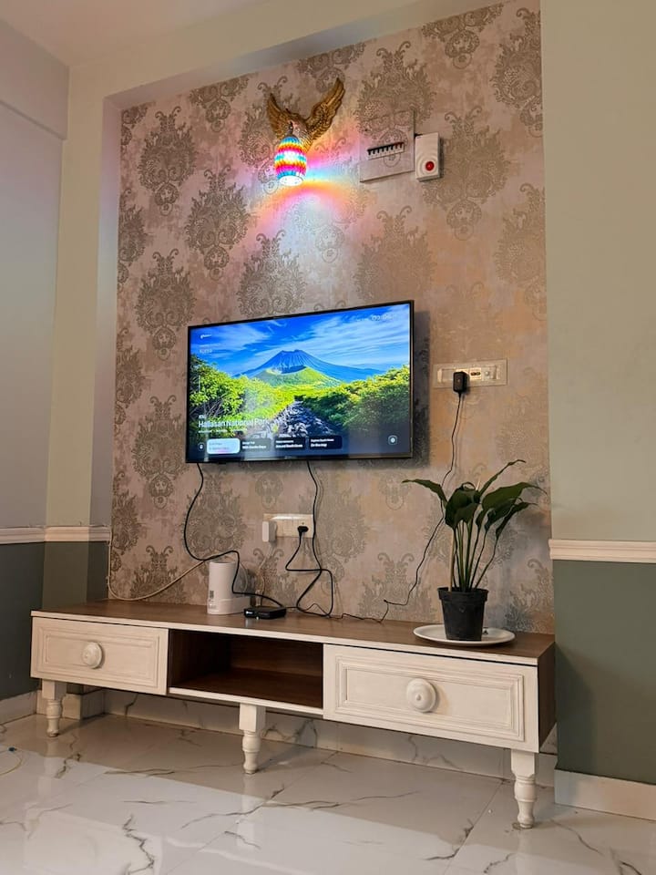 Teal & Timber: A Chic Urban Hideaway - Kolkata