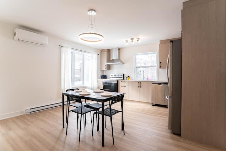 Charming 2br House • Backyard • Pet-friendly - Brossard