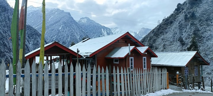 Mountain View Homestay W/ Bonfire, Sikkim - Lachung
