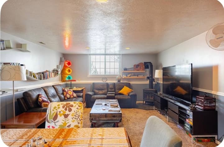 Amazing Views! Private Basement Apartment - Salt Lake City, UT