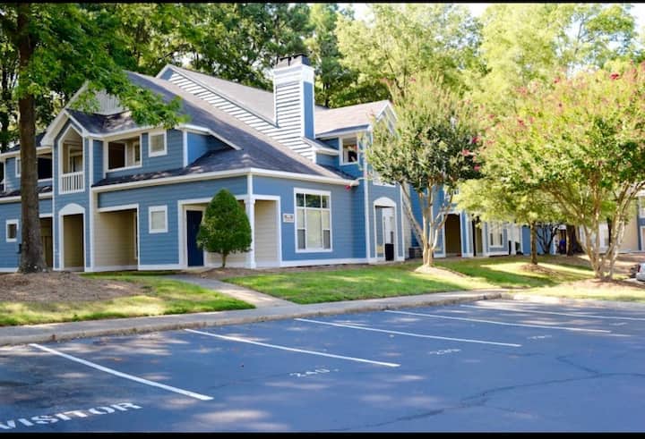 Spacious Apartment. Excellent Location In Durham. - Durham, NC