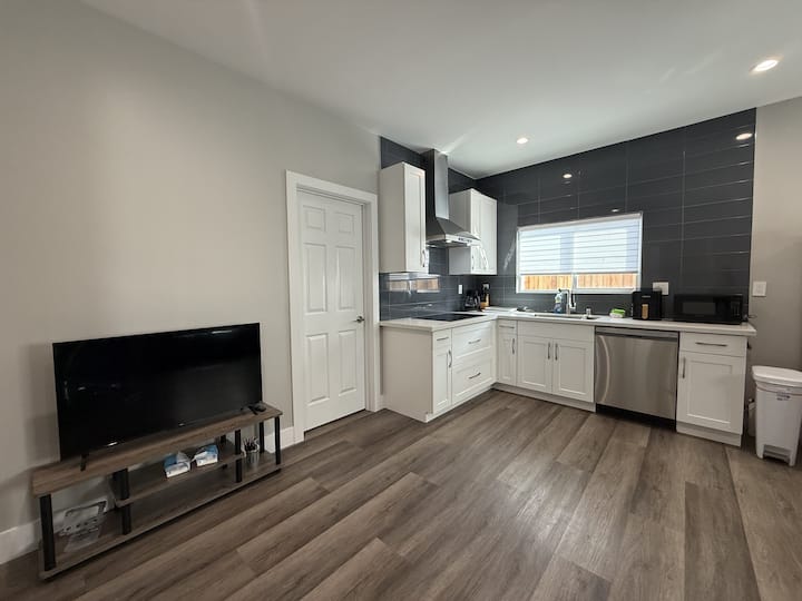 3 Min Walk To Bart/new Remodel/private Entrance - Castro Valley, CA