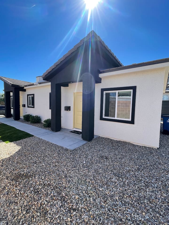 83 1 Dt/arts District/fremont Experience Sleeps 5 - Las Vegas, NV