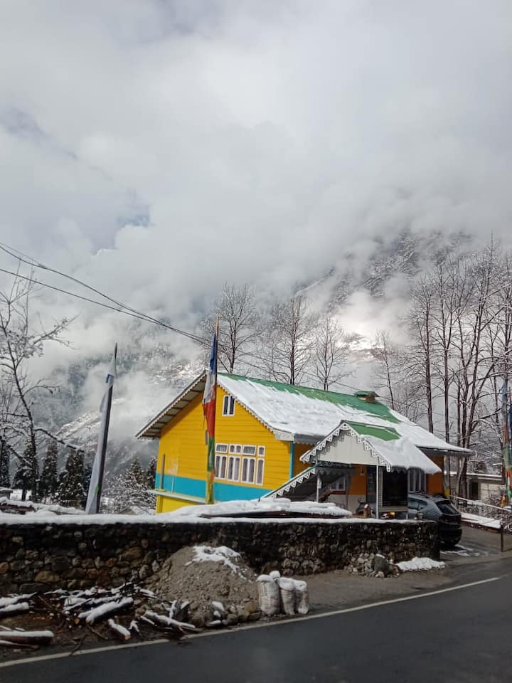 Natural View Homestay W/ Delicious Food, Sikkim - Lachung