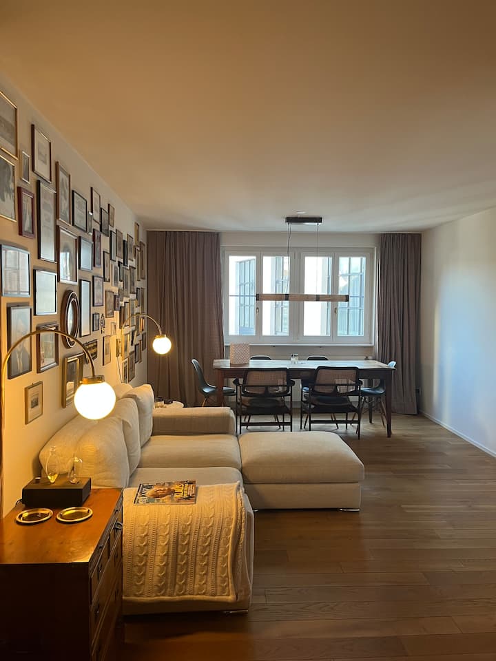 Zurich Old Town Pied-à-terre With Limmat View - Zurich