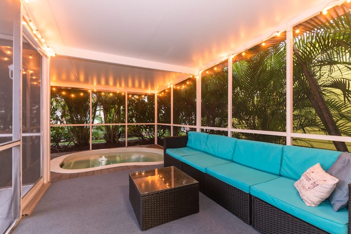 Sleep 8/hot Tub/pool/beach/fishing Gear/bike/grill - Stuart, FL