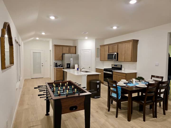 Casa Dejiwa 

Home Away From Home - College Station, TX