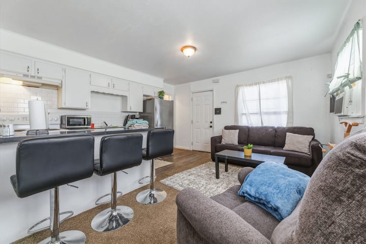 Solar 1-bedroom Apartment W/ Fenced Backyard/wi-fi - Killeen, TX