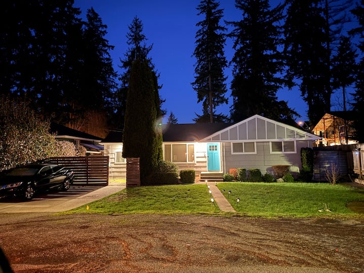 Entire Modern & Cozy Home Near Light Rail - Shoreline