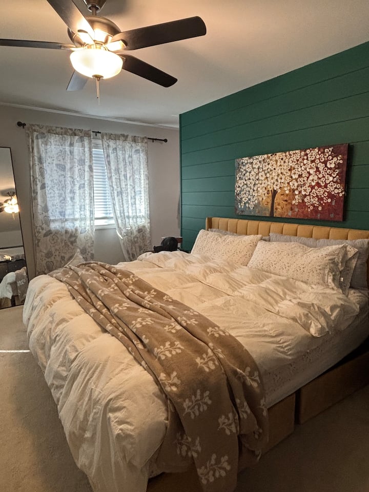 Available For Uiuc Graduation Week - Champaign, IL